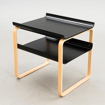 Side table 915 for Artek, around year 2000. Model designed in 1932 ...