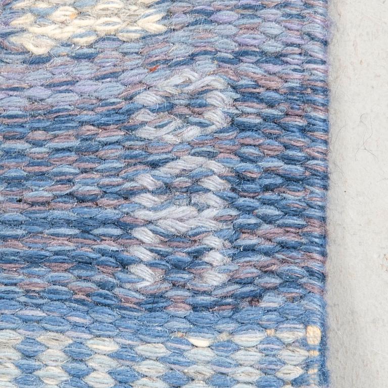 Anna-Johanna Ångström, matta rölakan signerad ca 207x136 cm. - Bukowskis