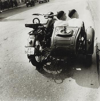 Antanas Sutkus, "Brothers, Kalvarijus Street, Vilnius, 1968". - Bukowskis
