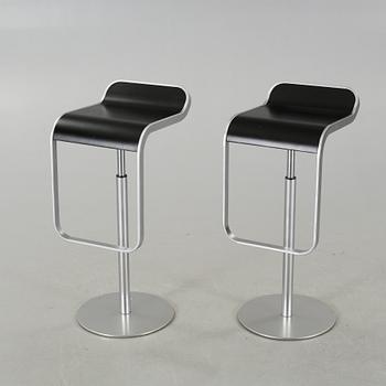 SHIN & TOMOKO AZUMI, a pair of 'Lem' bar stools from LaPalma, Italy. - Bukowskis