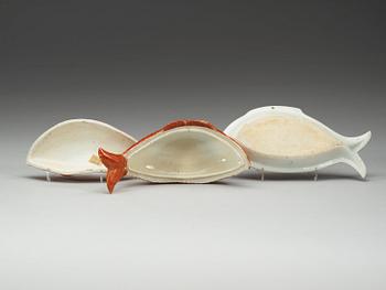 Two famille rose tureens with covers and stands, Qing dynasty, Qianlong ...