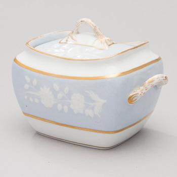 A RUSSIAN IMPERIAL PORCELAIN FACTORY SUGARBOWL, time of Alexander II ...