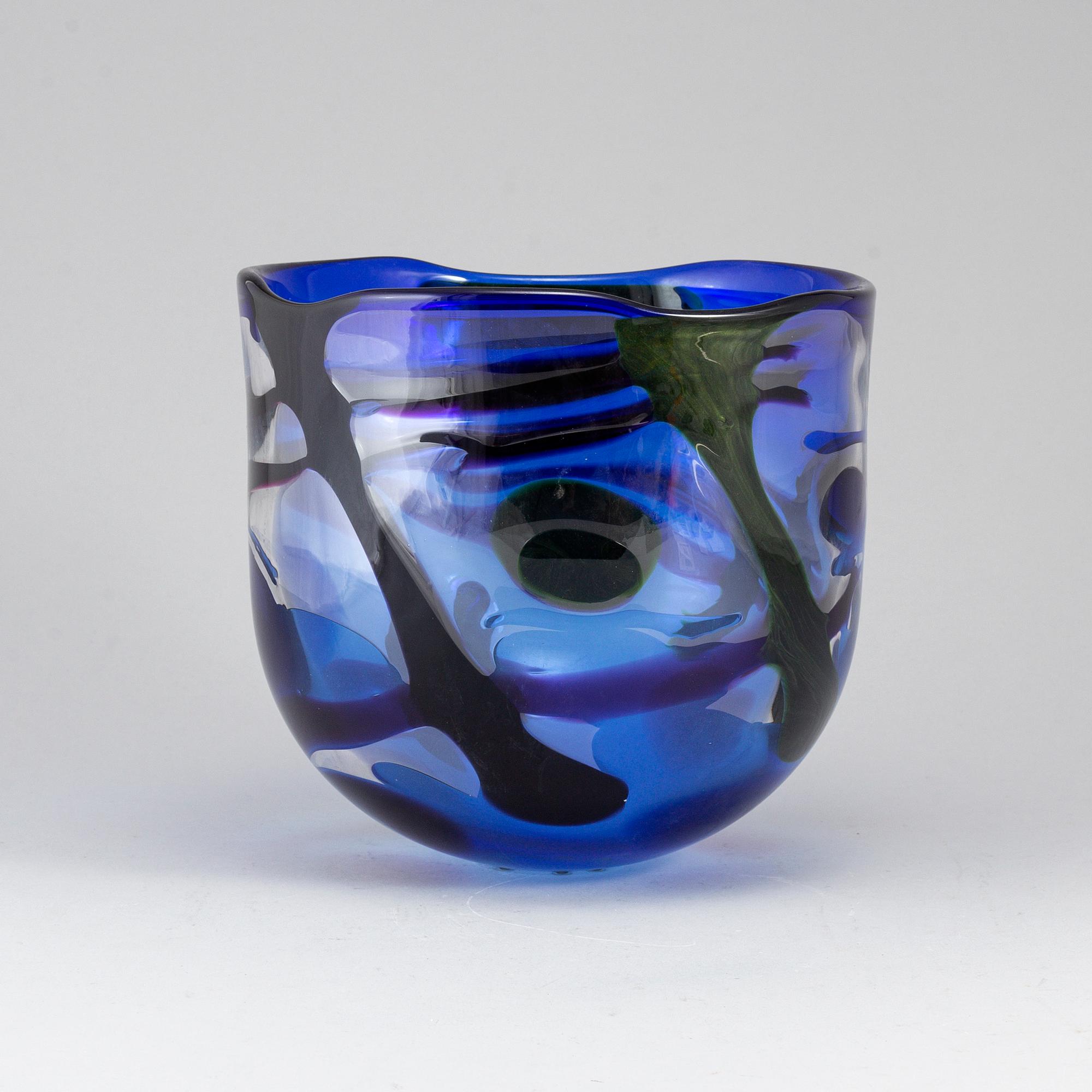 LARS HELLSTEN, a glass bowl from Orrefors. - Bukowskis