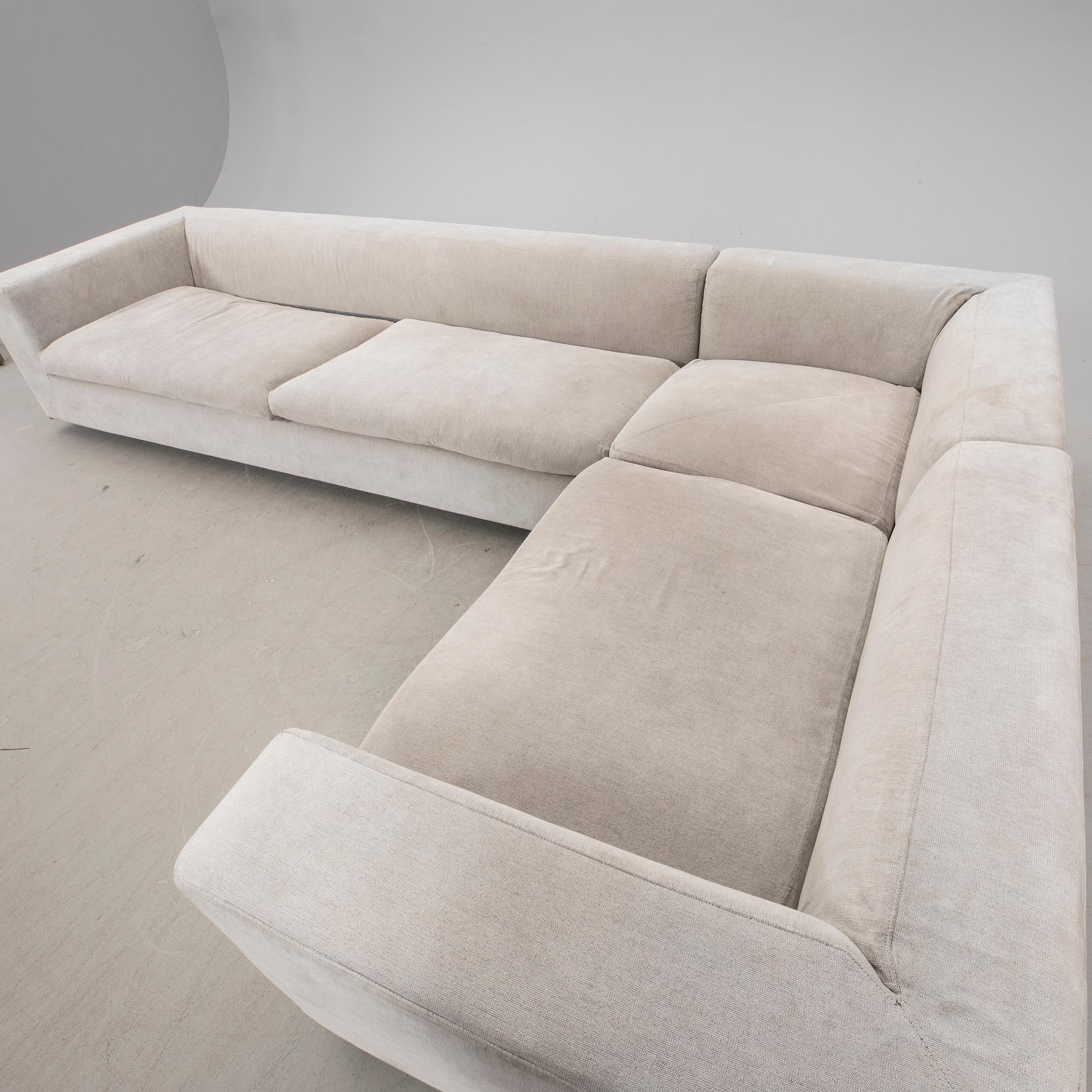 Eiler Eilersen, hörnsoffa omkring 2000. - Bukowskis