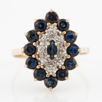 Ring 14K barn-shaped with dark sapphires and small diamonds. - Bukowskis