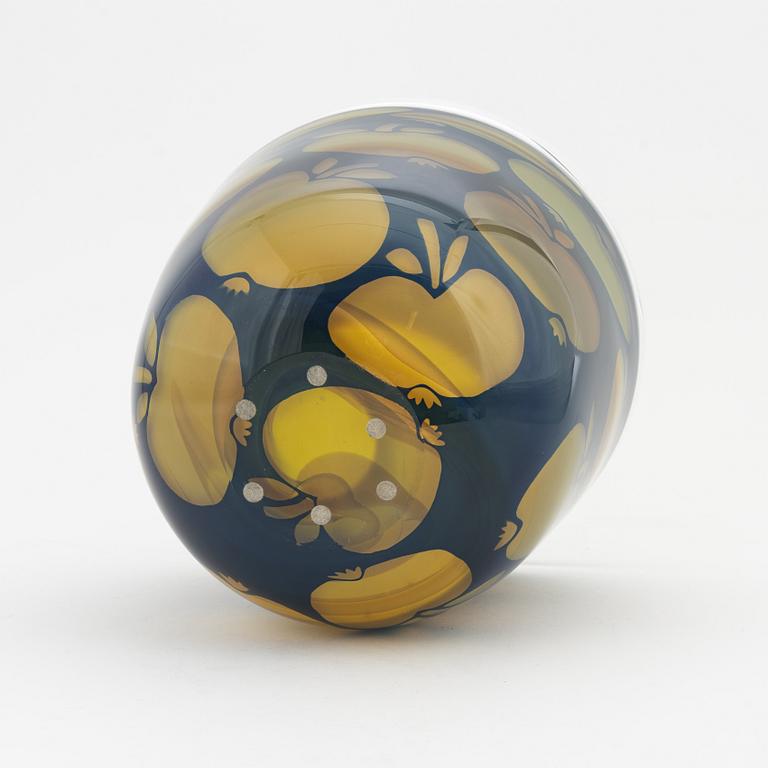 Hanne Dreutler & Arthur Zirnzack, a unique 'graal' glass vase ...