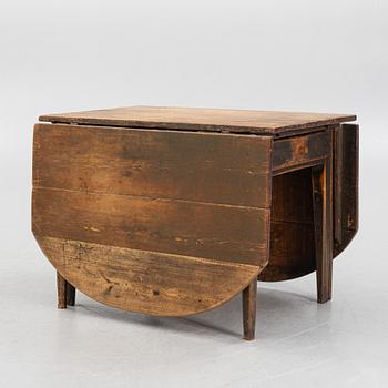 A pine gate-leg table, 18th Century. - Bukowskis