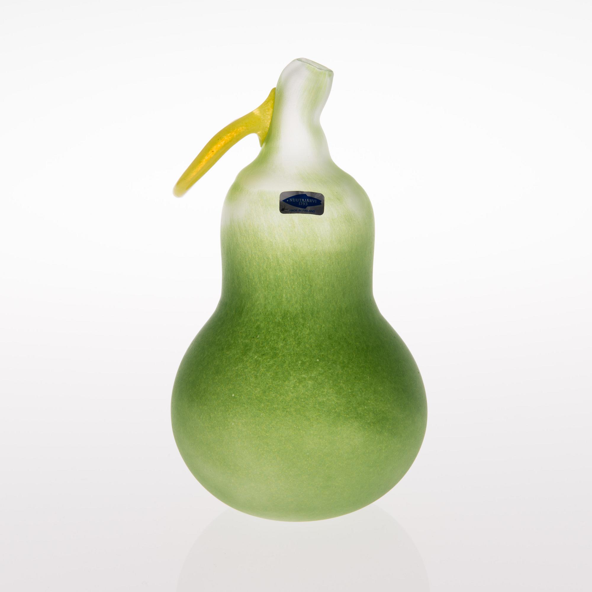 A "Pear" glass sculpture signed O. Toikka Nuutajärvi, designed in 1989 ...