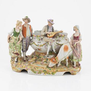 Ytterfoder med figurer, porslin, 1900-tal. - Bukowskis