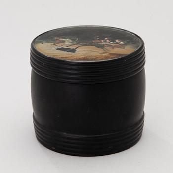 A late 19th century lacquered Russian Vishniakov box. - Bukowskis