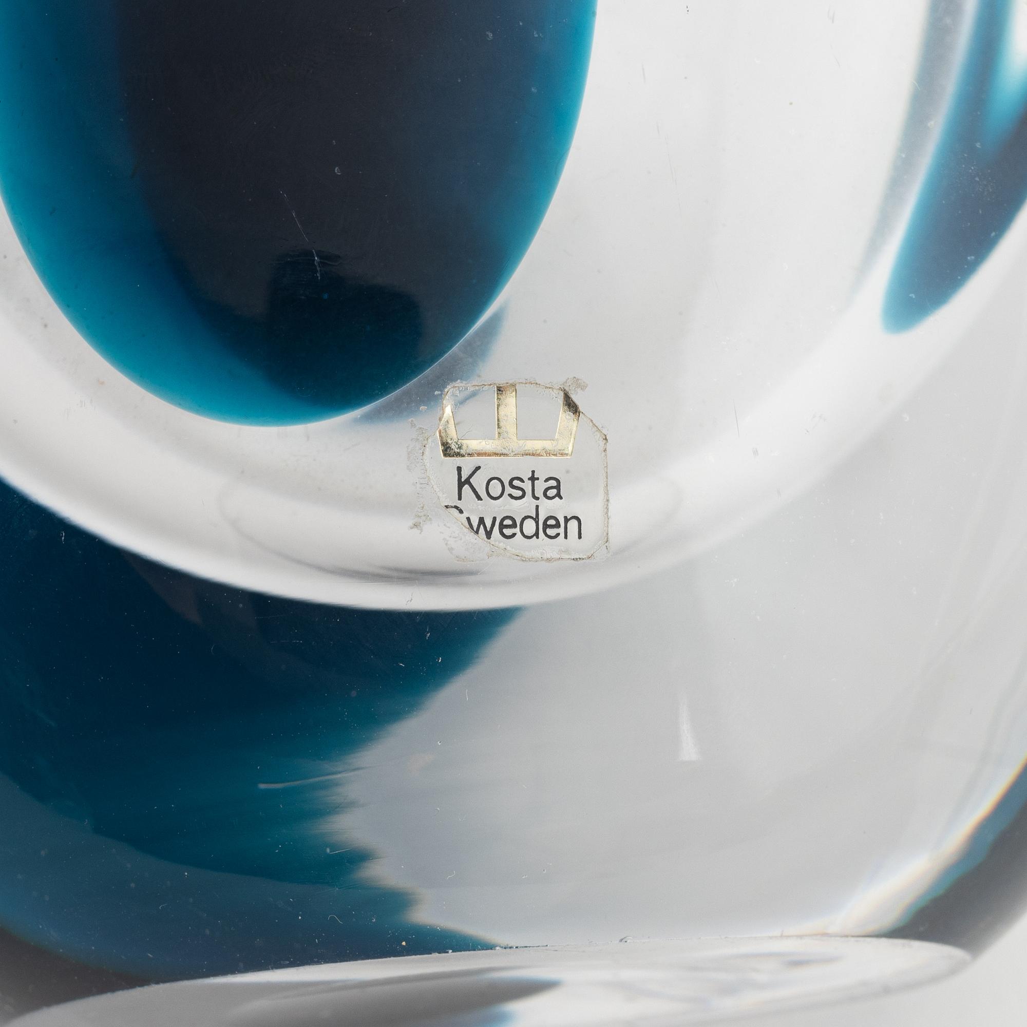 Vicke Lindstrand, a glass vase, Kosta, model no 46694. - Bukowskis