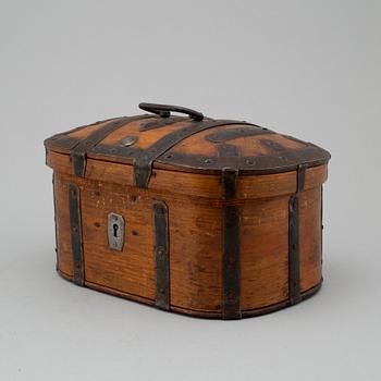 A BOX, late 18th / early 19th century. - Bukowskis