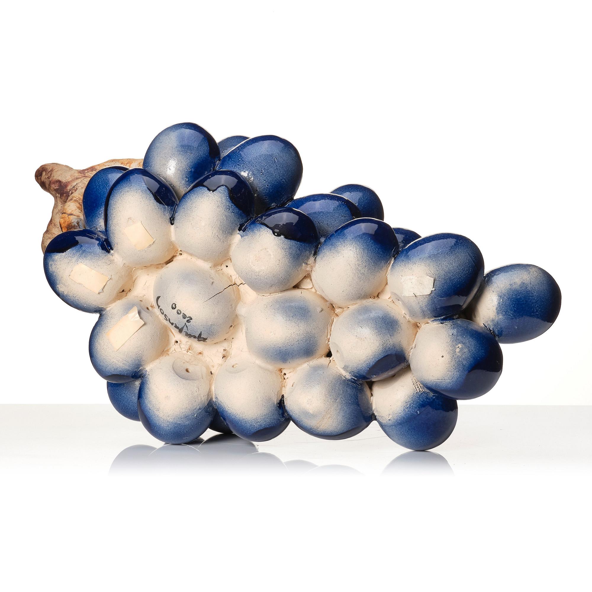 Kjell Janson, sculpture, bunch of grapes, own studio, Mora, Sweden 2000. - Bukowskis