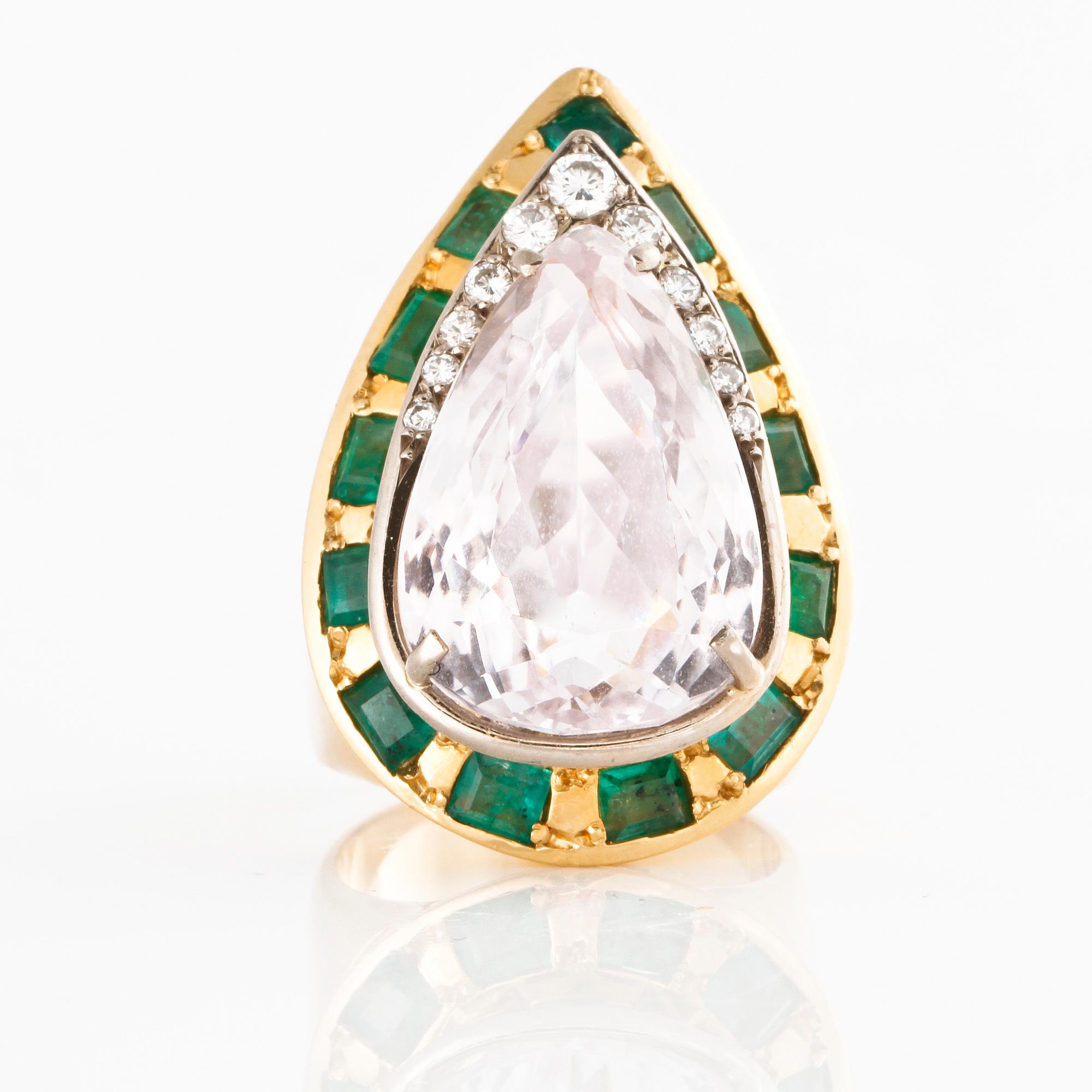 emerald ring goldsmith