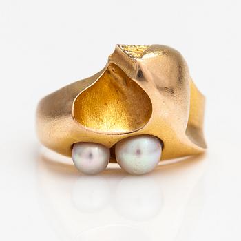 Björn Weckström, "Retreat", a 14K gold ring with cultured pearls ...