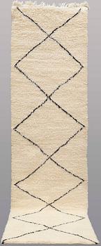 GALLERIMATTA, Marocko, ca 320 x 92 cm. - Bukowskis