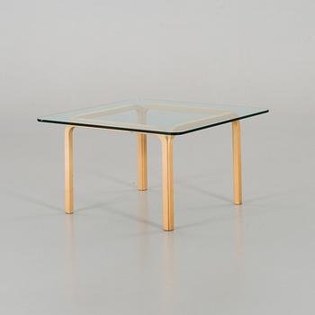 ALVAR AALTO, a Y805 Artek lounge table. - Bukowskis