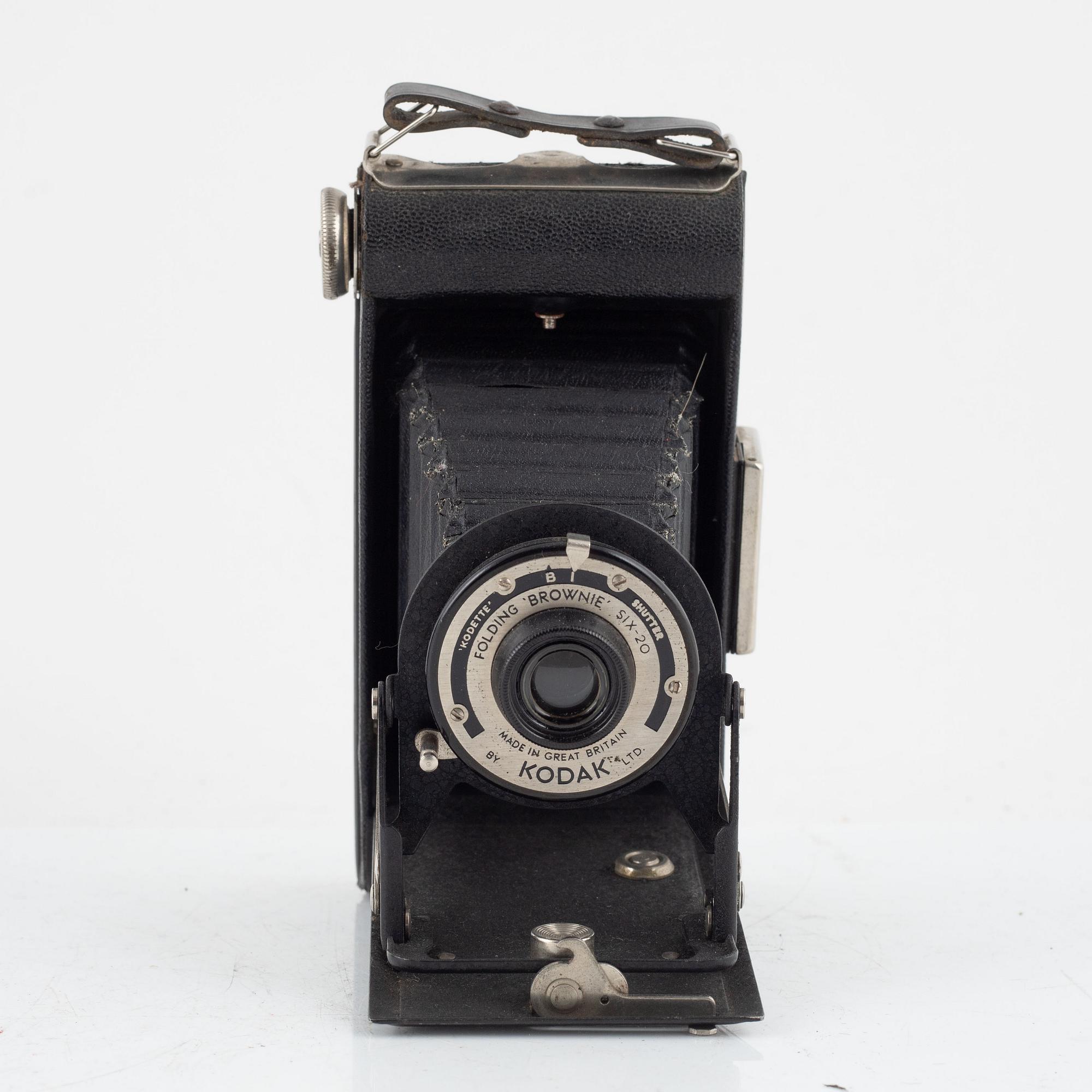 A pair of 1930s cameras, one Kodak Folding Brownie Six-20 and an Ica ...