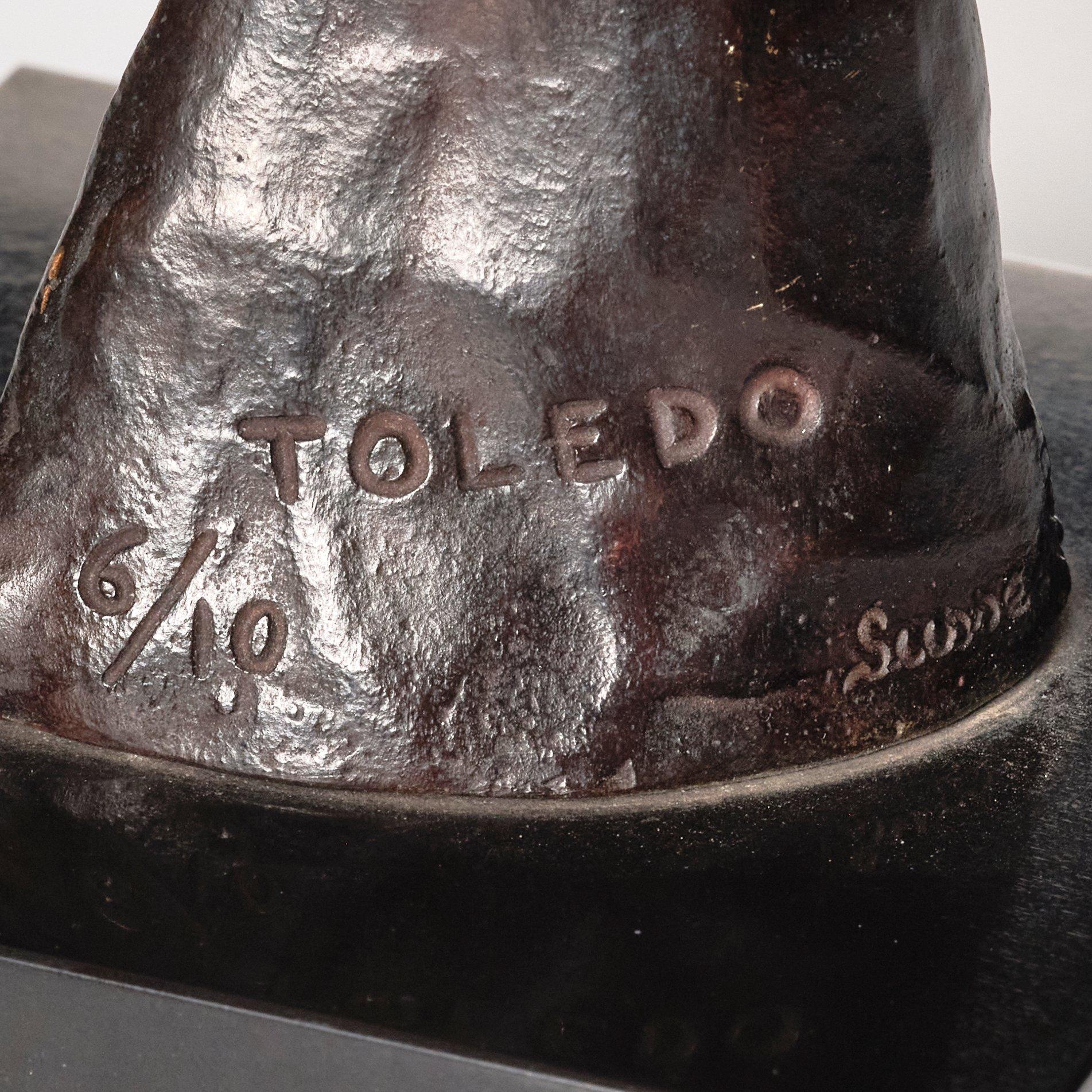 Francisco Toledo, "Figura de pájaro" (Bird figure). - Bukowskis