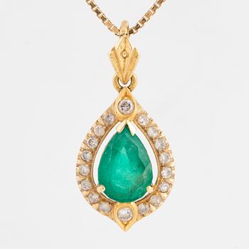 Drop shaped emerald and brilliant-cut diamond. - Bukowskis