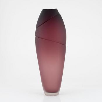 Natasha Filippelli, a glass vase, Australia, year 2000. - Bukowskis