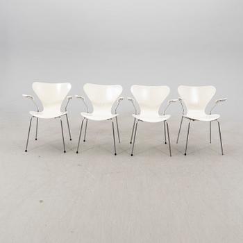 Arne Jacobsen, karmstolar 4 st "Sjuan" för Friz Hansen Danmark. - Bukowskis