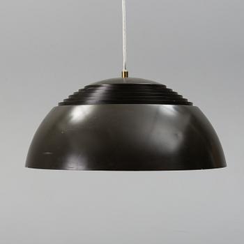 ARNE JACOBSEN, taklampa, "AJ Pendel", Louis Poulsen, 1900-talets andra ...