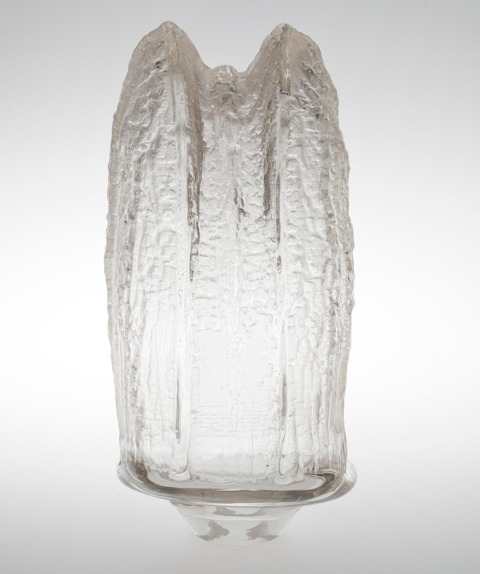 Timo Sarpaneva, A GLASS SCULPTURE. - Bukowskis