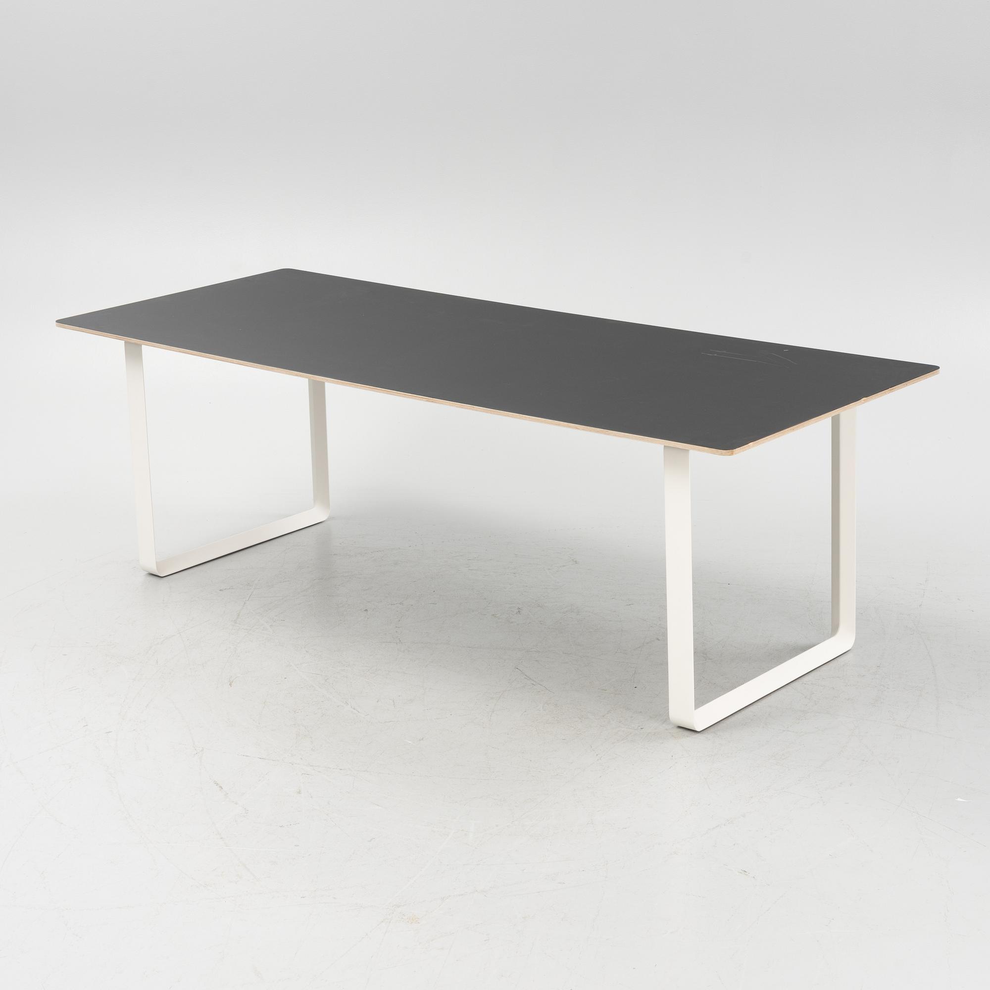 TAF Studios, bord "70/70", Muuto, samtida. - Bukowskis