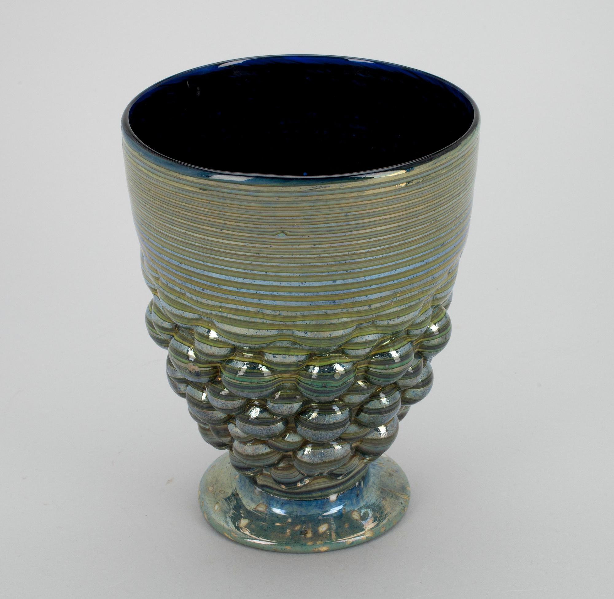 Oiva Toikka, A BOWL. Signed Oiva Toikka, Nuutajärvi Notsjö. - Bukowskis