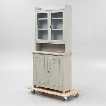 Vitrinskåp, 1900-tal. - Bukowskis