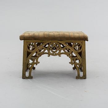 A NEO GOTHIC PARK BENCH, SECOND HALF OF 19TH CENTURY. - Bukowskis