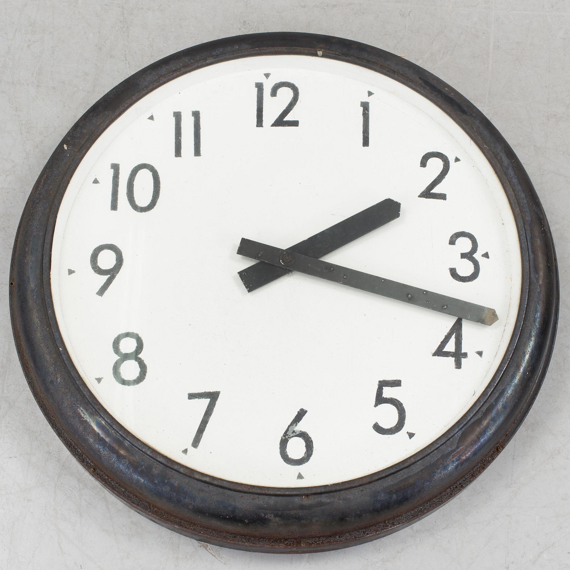 1930s wall clock