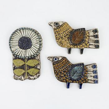 Lisa Larson, three stoneware wall reliefs, Gustavsberg. - Bukowskis