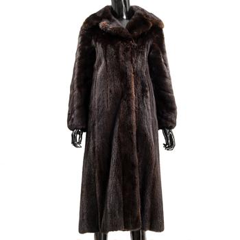 A SAGA MINK COAT BY Tarja Niskanen. - Bukowskis