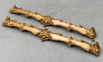 A pair of mid-19th-century rococo revival cornices. - Bukowskis