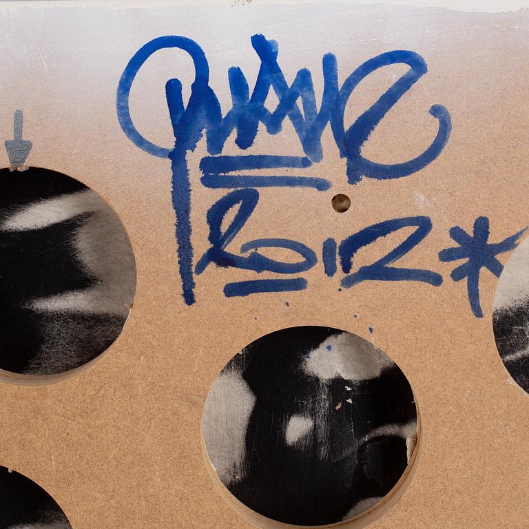 Dwane, spray på pannå, signerad och daterad 2012. - Bukowskis