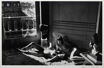 HELMUT NEWTON, offsetlitografi, "Mannequins, quai d'Orsay II", Paris 1977, sign. - Bukowskis
