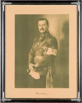 Framed print of Mannerheim, Marshal of Finland, 1940s. - Bukowskis