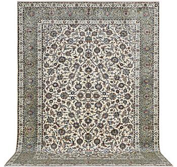 A Kashan carpet, c. 400 x 280 cm. - Bukowskis