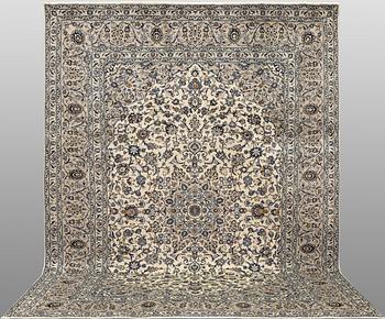 A Keshan carpet, approx. 350 x 245 cm. - Bukowskis