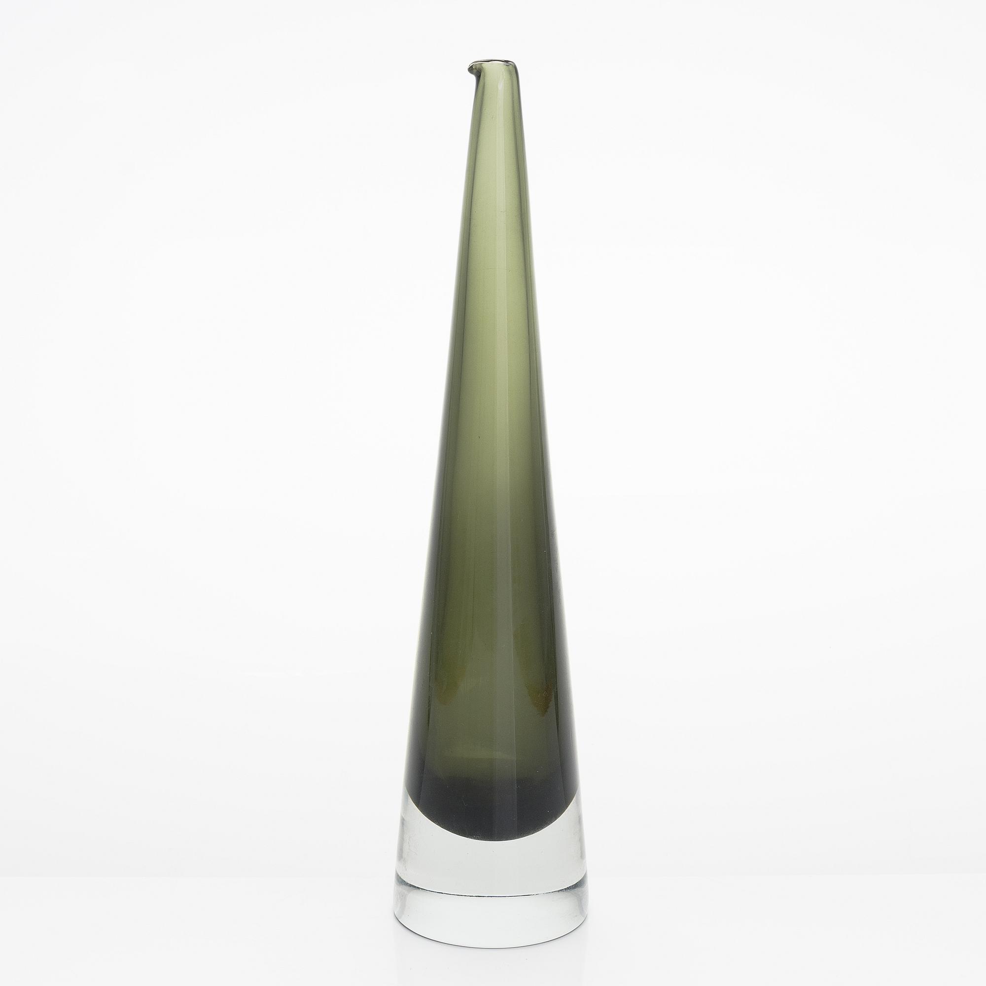 Timo Sarpaneva, A "Jääpuikko" (Icicle) carafe signed Timo Sarpaneva ...