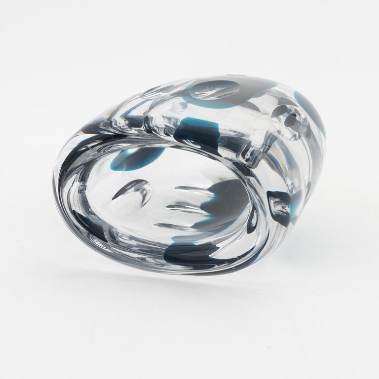 Vicke Lindstrand, a glass vase, Kosta, model no 46694. - Bukowskis