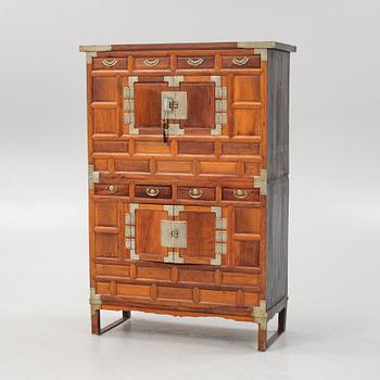 Skåp, Korea, 1900-tal. - Bukowskis