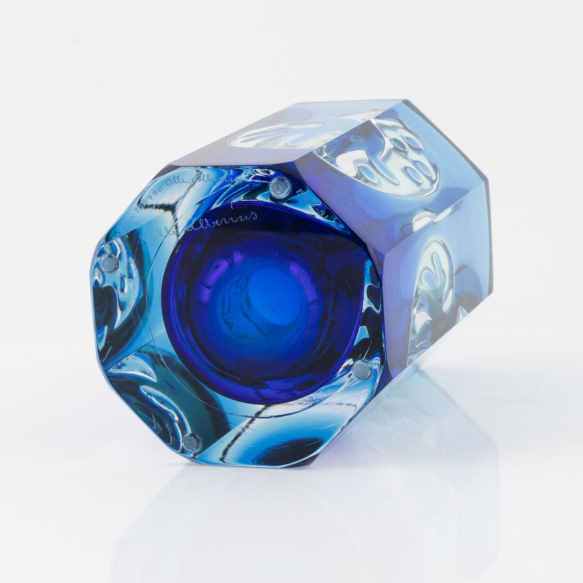 Olle Alberius, a glass vase, Orrefors, Sweden 1991. - Bukowskis