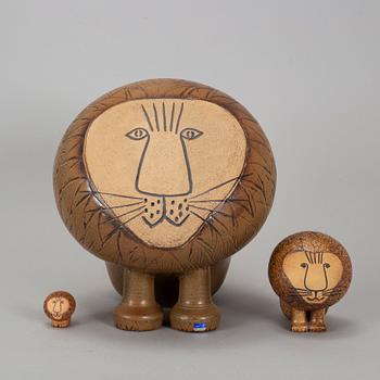 LISA LARSON, skulpturer, tre st, stengods, "Lejon", Gustavsberg ...