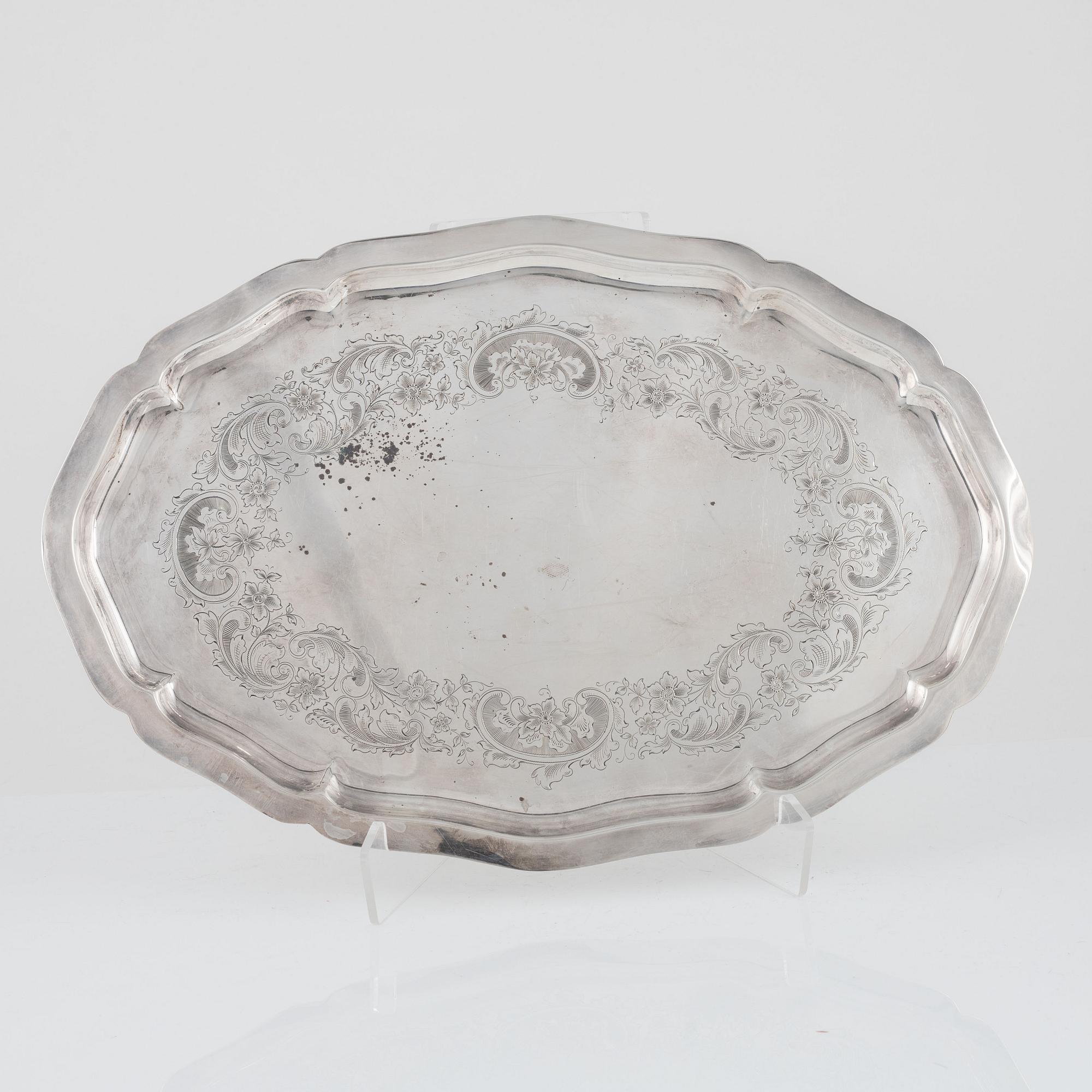 Bricka, silver, CG Hallberg, Stockholm 1947. - Bukowskis