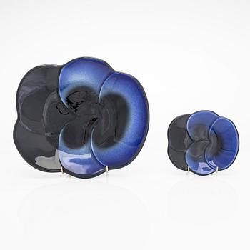 Birger Kaipiainen, two decorative "Viola" dishes in ceramics, stamped ...