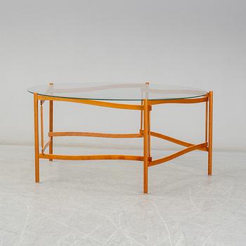An end of the 20th Century 'Tema' coffee table with glass top. - Bukowskis