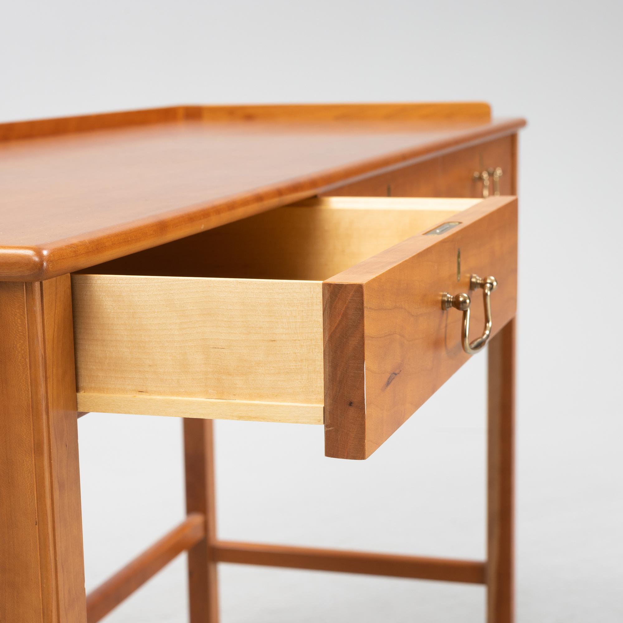Josef Frank, skrivbord, modell 2115, Firma Svenskt Tenn. - Bukowskis